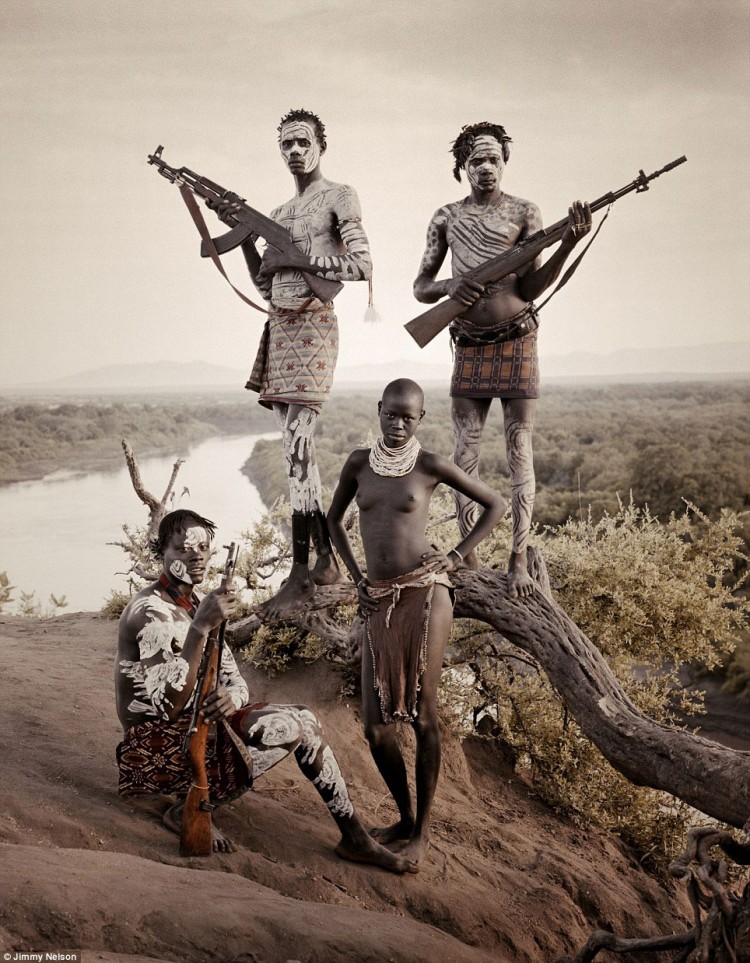 british-photographer-travels-world-record-dozens-dying-tribes-93437-750 ...