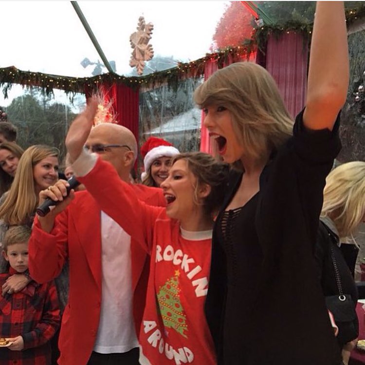 SO EPIC！Taylor Swift的26歲超盛大聖誕主題Party，簡直是走進電影場景 - A Day Magazine