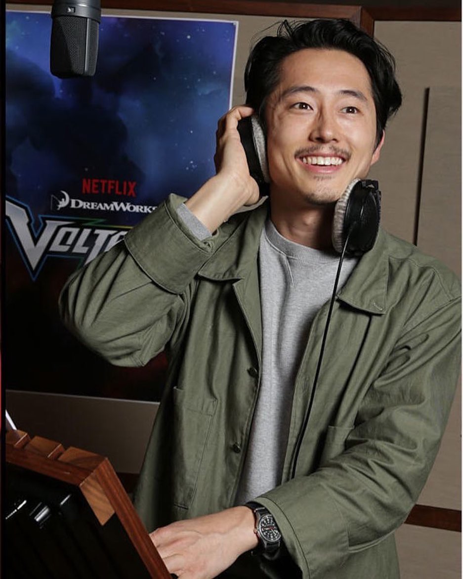 和妻子相遇是命中注定：深陷《怒嗆人生》Steven Yeun 的瘋狂魅力，不是標準帥哥卻出奇性感 - A Day Magazine