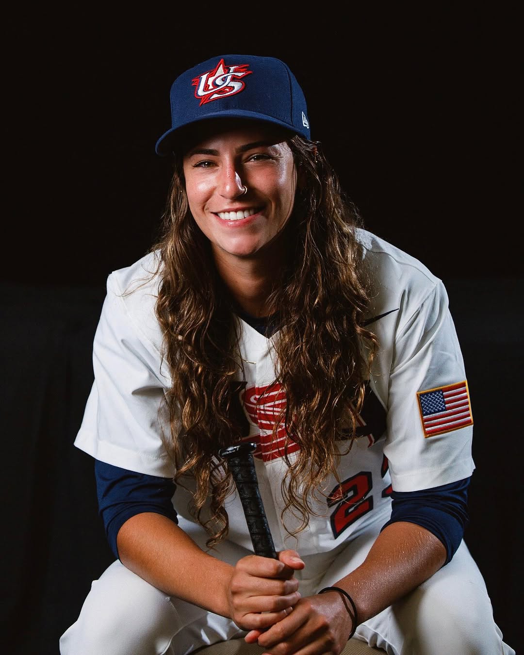 亞洲職棒史上首位打擊女教練 Sarah Edwards，因年輕貌美被質疑「不夠格」，是社會常見的女性困境 - A Day Magazine