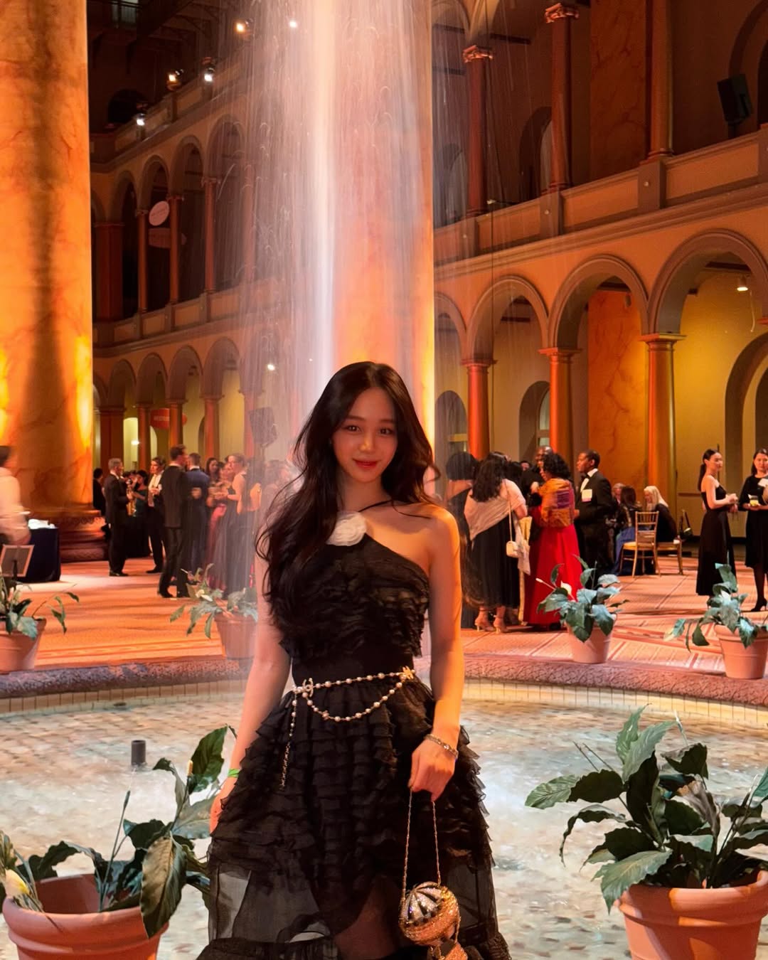 大林集團千金 Jules Lee 的金湯匙人生令人羨慕：自小認識 GD，跟張員瑛、Annie 都是閨蜜 - A Day Magazine